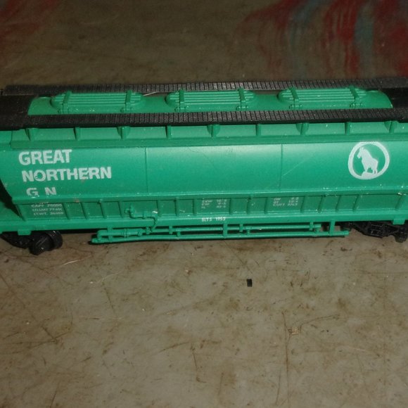 ROCO | Toys | Roco Ho Model Train Car Great Northern Covered Hopper ...